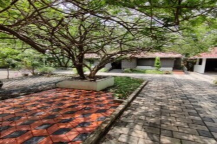 Unwynd Ambiences - Gorgeous traditional Kerala house with a nadumuttam